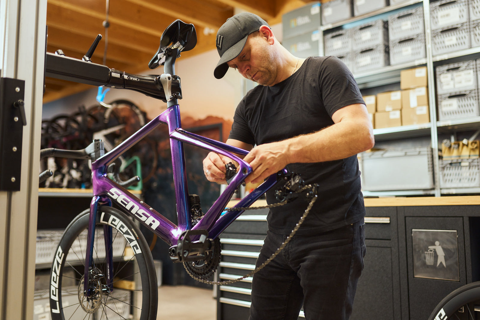 Leeze Service Center